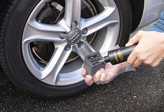 DIGLOSS 魔鬼黑耐久輪胎蠟 – SOFT99