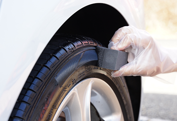 DIGLOSS 魔鬼黑耐久輪胎蠟 – SOFT99